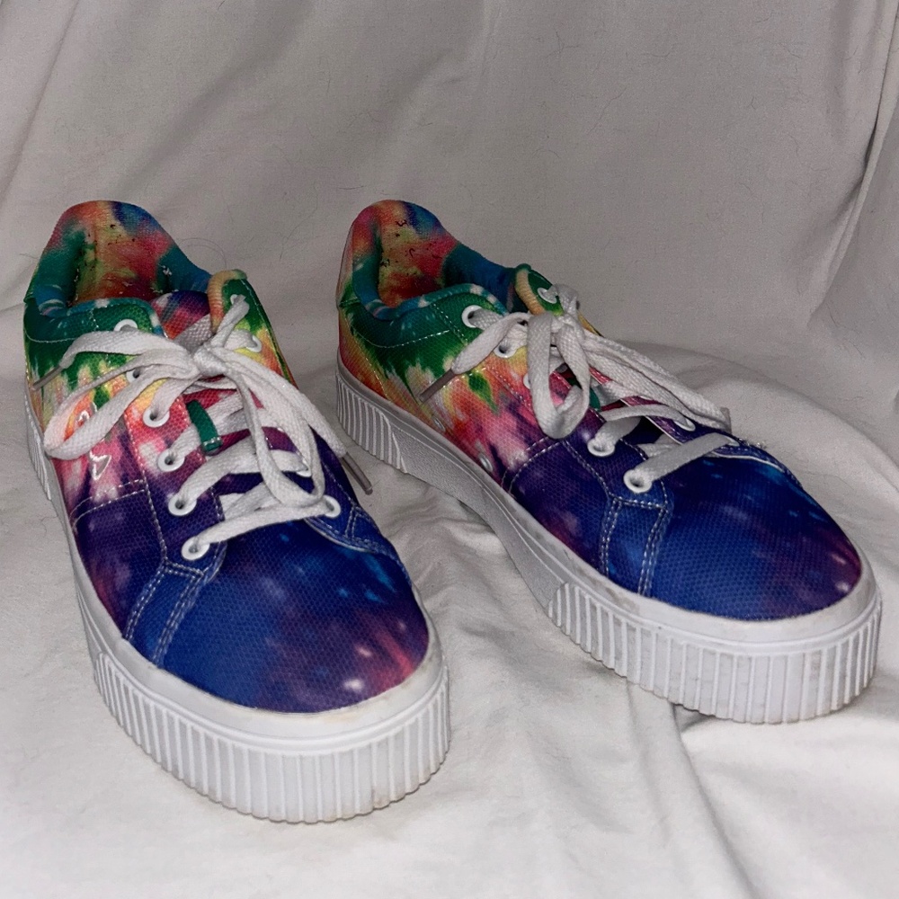 Women’s Colorful Tie Dye Platform Fila Sneakers | Siz… - Gem